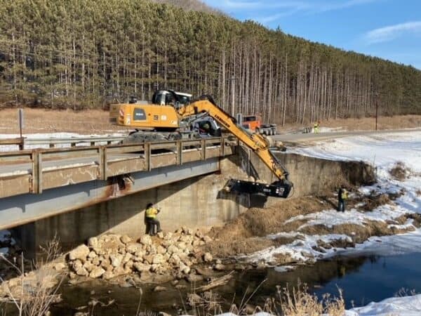 Universal Rock Chute – New Product | Universal Truck Equipment